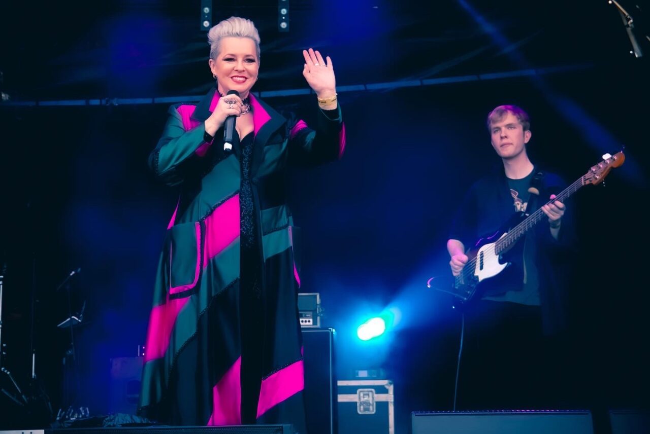 The Best & Spectacularly Authentic Pink Tribute, In The Entire World ...